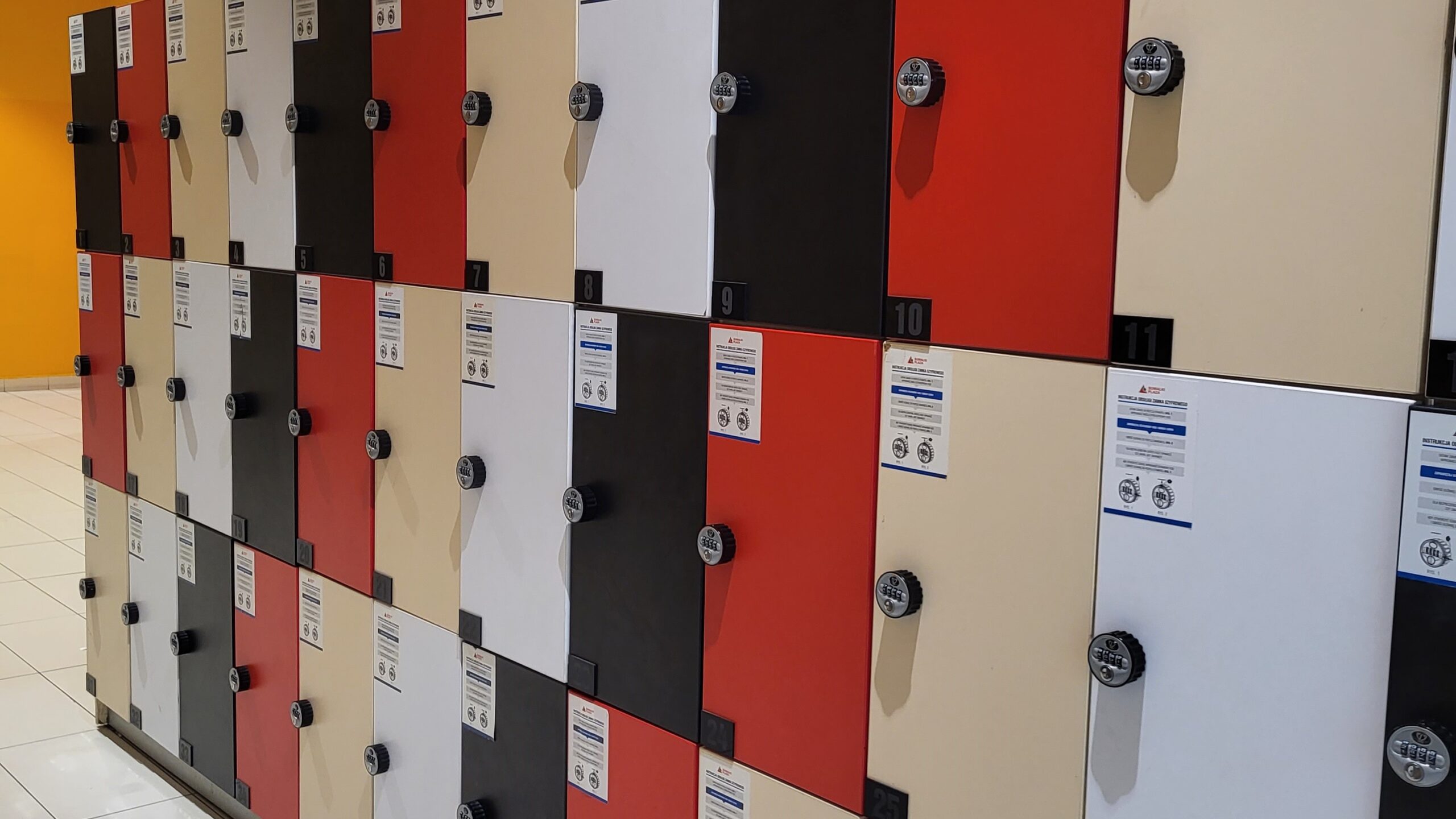 Visitor Lockers installed in shopping mall, Poland - Euro-Locks